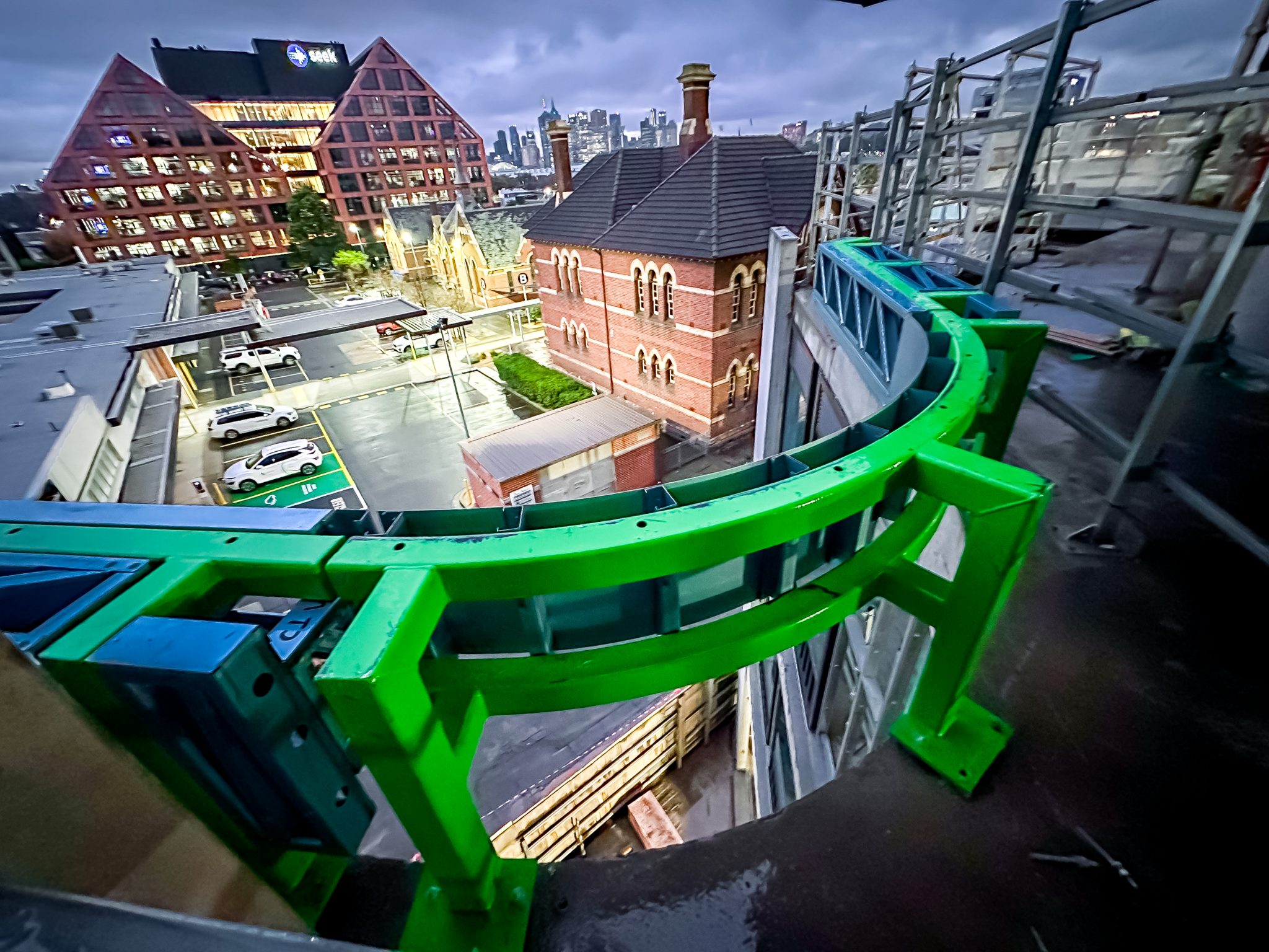 The year of the curve - Dynamic Steel Frame